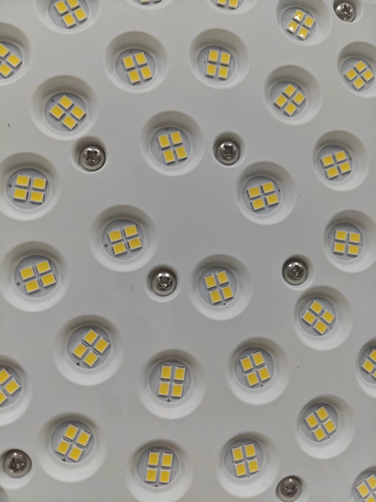 Flange Mount 100w To 200w IP66 LED Bay Lighting Fixture GYD830 50000 Hours