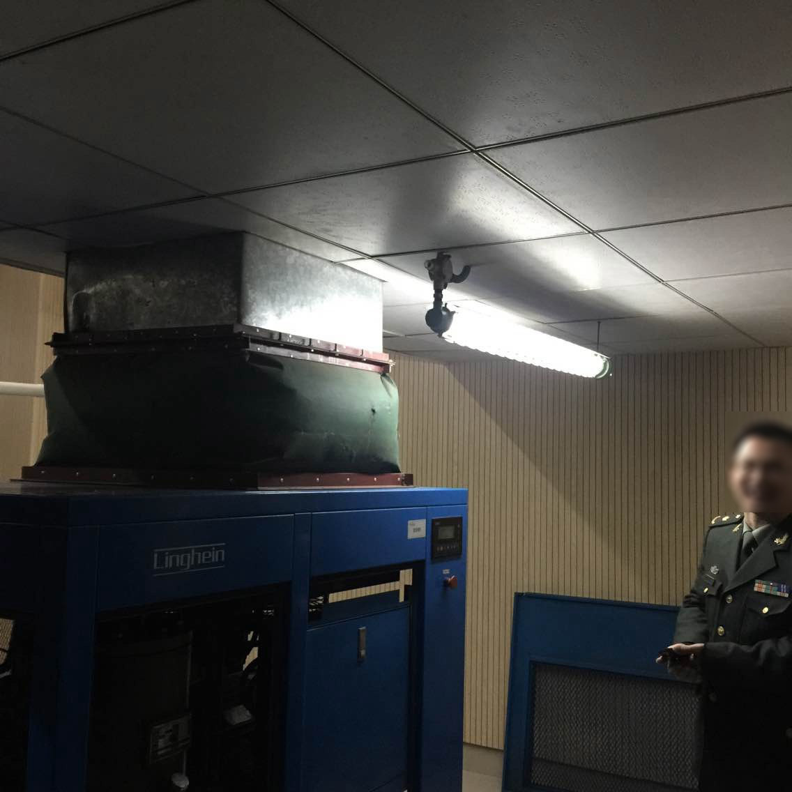 Installation Instructions do power-on test Explosion Proof Fluorescent ...