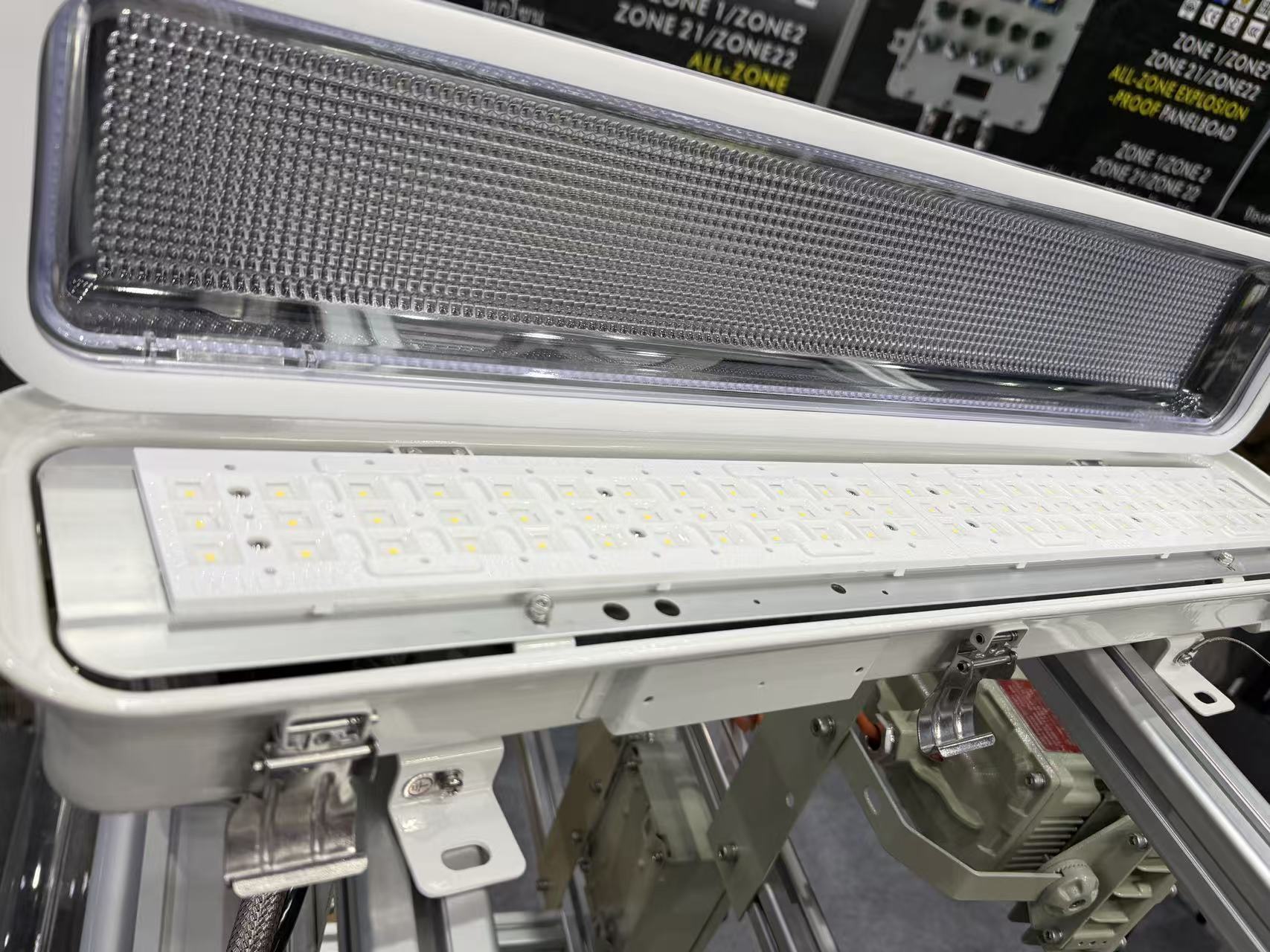 ATEX/IECEx Zone 1/21 Explosion Proof LED Light - Stainless Steel